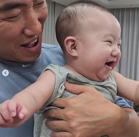 Jang Dongmin Shares Happy Moments With His 6 Month Old Son Discover Latest K Pop News K Drama