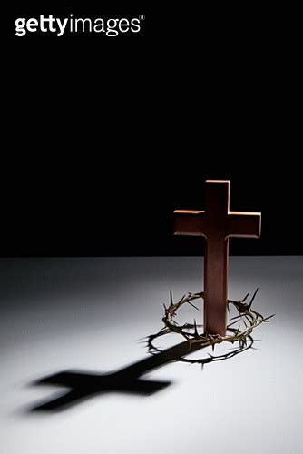 종교 기독교 기도 커뮤니케이션컨셉 찬양 감사 감사기도 평화 성경말씀 기독교용어 회개 성경 성서 천주교 십자가 가시면류관 그림자 이미지