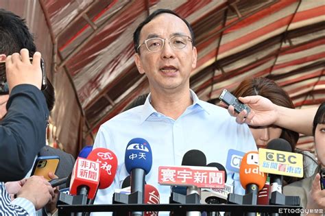 新聞 曝內參民調「侯康配」僅差「賴蕭配」02 朱立倫：柯文哲加油 Gossiping板 Disp Bbs
