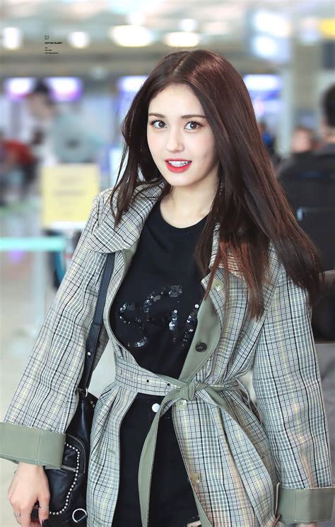 正妹 Somi 全昭彌 Beauty 表特快照