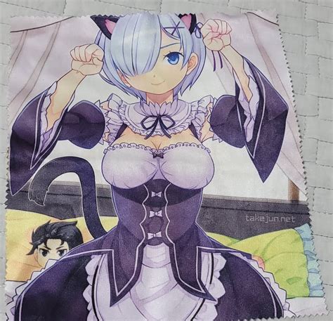 주중에 한번 올려야 하는데 늦었네 이번에는 렘의 안경딱이 극세사천을 올려본다 동인 작품으로 서울코믹월드에서 구매했고 예전에 올린 개같은 그녀 동인작가가 그린 그림으로