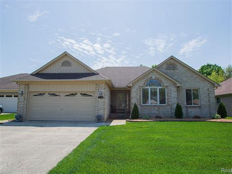 20840 Parkplace Ln Clinton Township Mi 48036 Zillow