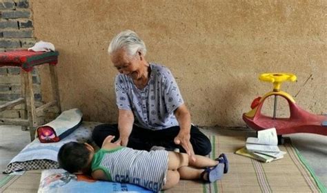 實拍：農村留守兒童和爺爺奶奶真實生活，心酸和快樂並存 每日頭條