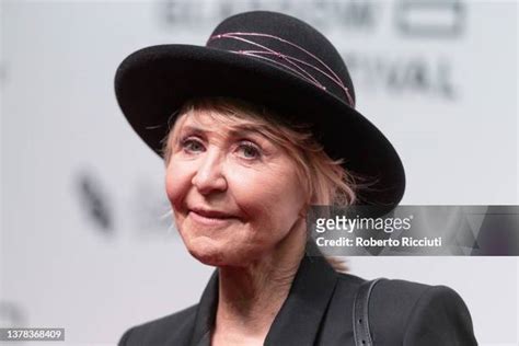 Singer Lulu Photos And Premium High Res Pictures Getty Images