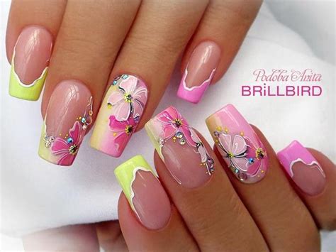 Пеперудки цветя и много цветни френски маникюри 18 впечатляващи маникюра Галерия За Жената