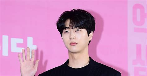 김무준 측 나가노 메이와 양다리 불륜설에 “친한 동료일 뿐” 부인 [공식]