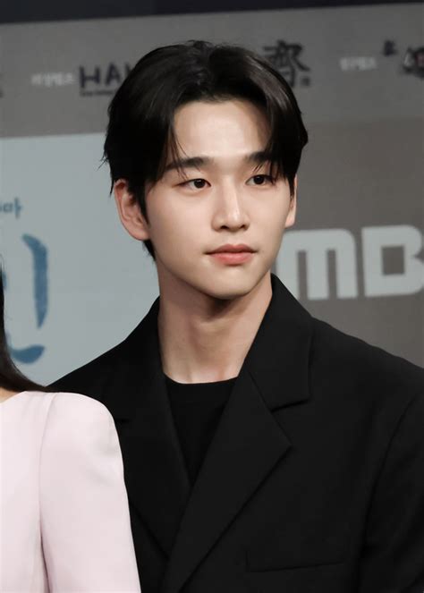 드디어 최신화에서 짝사랑 하는 남자를 포기한 남자 배우… 인스티즈 Instiz 이슈 카테고리