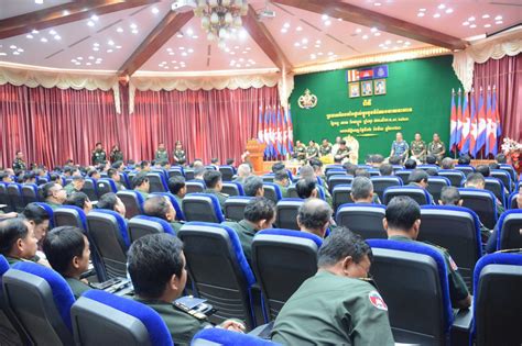 នាយឧត្ដមសេនីយ៍ វង្ស ពិសេន ប្រកាសផ្ទេរភារកិច្ច តែងតាំងមុខតំណែងថ្មីនាយទាហានជាន់ខ្ពស់