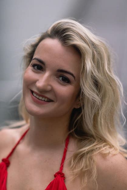 Blonde Wife Pictures