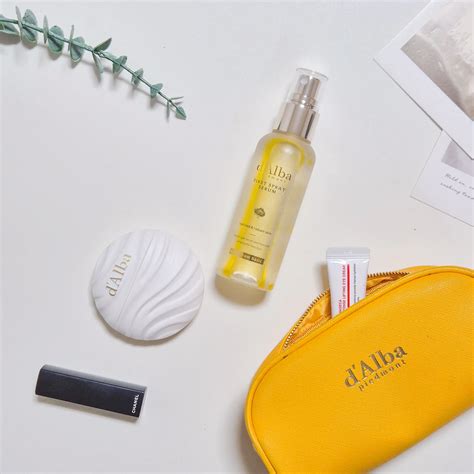 정맑음씨😜 광고 달바에서 출시한 신제품 핸드크림💛 고급스러운 디자인에 한 손에 쏙 들어오는 핸드크림 비건 핸드크림으로 사계절 사용하기 좋은 제품인데요 시어버터와 8