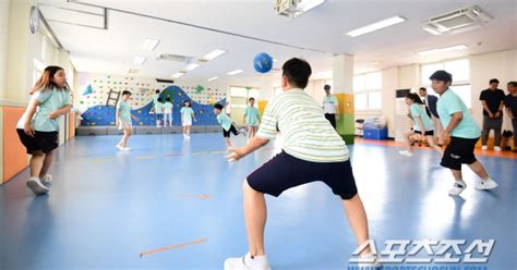 국교위초등1·2 체육교과 분리 여부 2주후 재심의누구를 위한 즐거운 생활인가