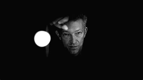 배경 화면 남자 얼굴 등 단색화 초상화 검은 배경 뷰어를보고 사진술 배우 명성 프랑스 국민 빈센트 카셀 어둠 컴퓨터 벽지 검정색과 흰색 흑백