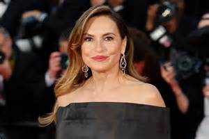 Mariska Hargitay Visited Mom Jayne Mansfields Heart Shaped Grave With