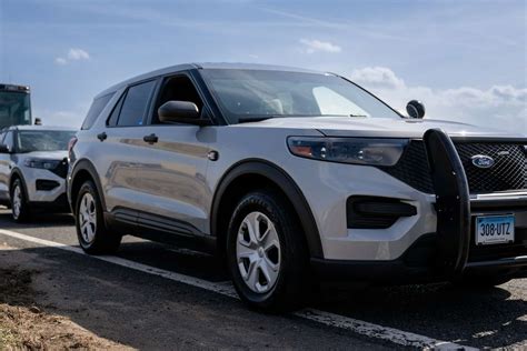 Deep River Police Officer Charged With Dui In Old Saybrook Officials