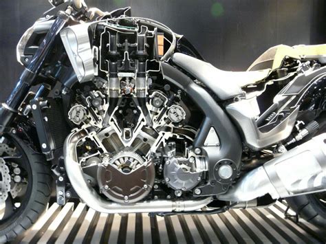 I Will Dissect The Macho Bike Japan Yamaha · Vmax Which Was Born To