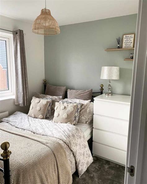 25 Sage Green Bedrooms That Are So Calming