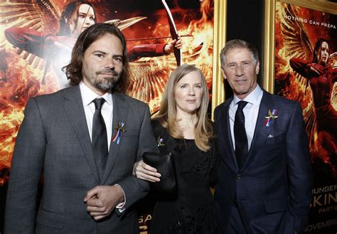 Suzanne Collins Čsfdcz