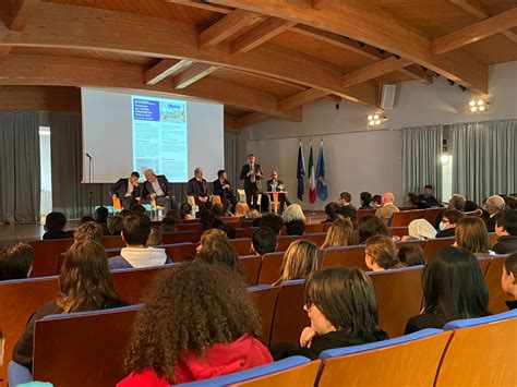 Tecnologie Per Larredo E Materiali Del Made In Italy Isis Arturo