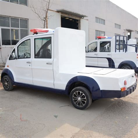 双排货斗皮卡巡逻车 电动四轮全封闭巡查车 物业保安治安管理巡视车