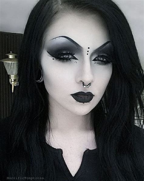 𝔈𝔩 𝔐𝔲𝔫𝔡𝔬 𝔡𝔢𝔩 𝔊𝔬𝔱𝔦𝔠𝔬 On Twitter Gothic Makeup Dark Makeup Witch Makeup