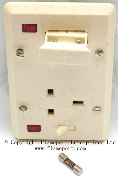 What Is A Fused Plug Socket At Luis Silva Blog