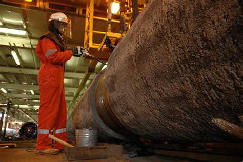 BBC News In Pictures Massive Pipeline Protective Layer