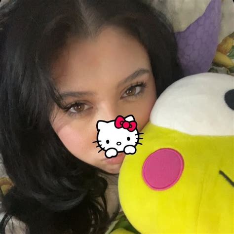 Glo Gloowria On Threads