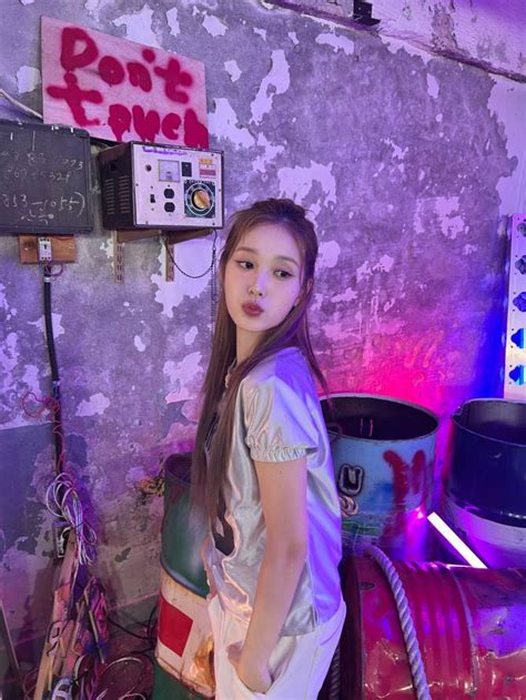 Stayc Community Posts 월요일이 왔다요~ 월요정 등등장🧚🏻‍♀️🧚🏻‍♀️ 오늘은 까먹지 않고 와찌롱😁😅 다들