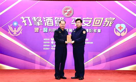 臺南市政府警察局 【臺南市重視酒駕防制💪連三年獲警政署考評六都第一 】 打擊酒駕 全面啟動 拒絕酒駕