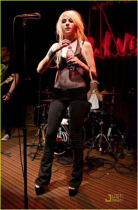 Taylor Momsen Pretty Reckless In Pennsylvania Photo 2525221 Sheer
