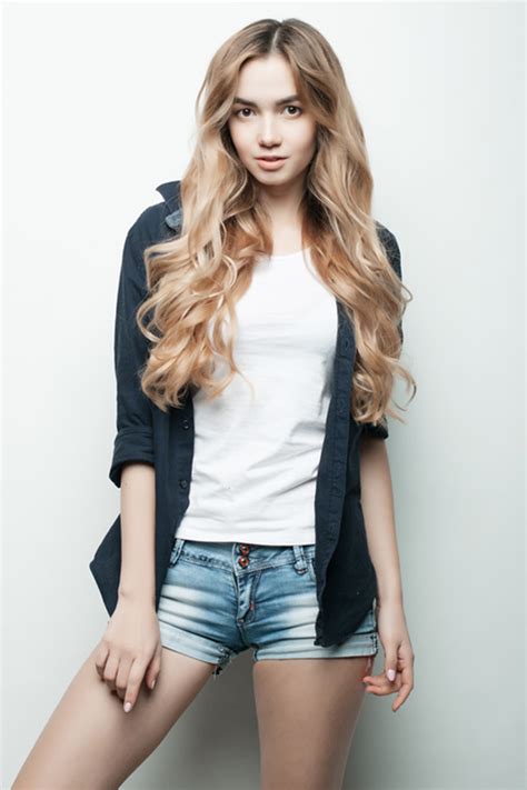 Wei E T Shirts Der Modeklassiker Im Style Check Wei Macht Sexy