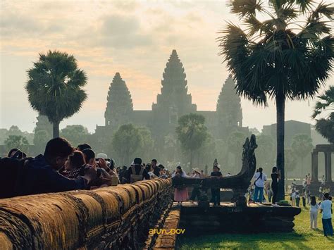 អបអរសាទរ ព្រឹត្តិការណ៍សមរាត្រី បាតុភូតព្រះអាទិត្យរះចំកណ្ដាលកំពូលប្រាសាទអង្គរវត្ត សារព័ត៌មាន