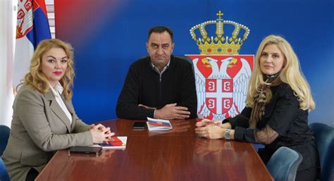 НЕНАД МИТРОВИЋ РАЗГОВАРАО СА НАТАШОМ СТАНИСАВЉЕВИЋ У БУЈАНОВЦУ Координационо тело Владе