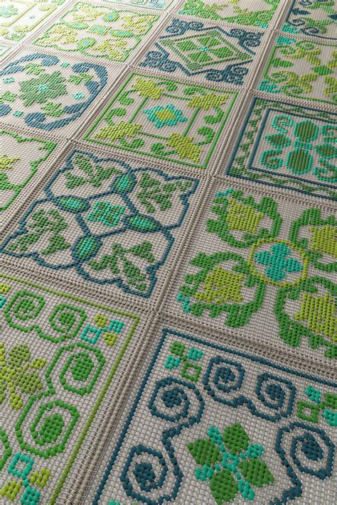 Donna Costanza Modular Rug