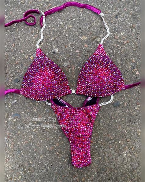 9 Hot Sexy Elizabeth Esty Bikini Pics