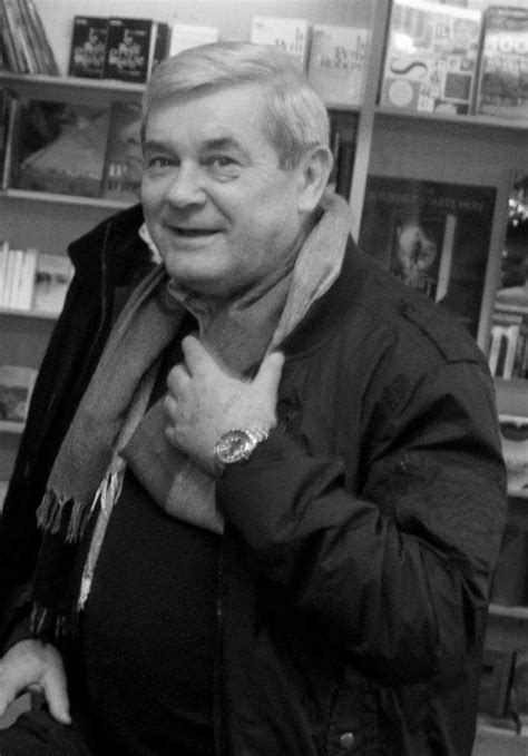 Odlazak Fudbalske Legende Preminuo Slobodan Santrač Stil