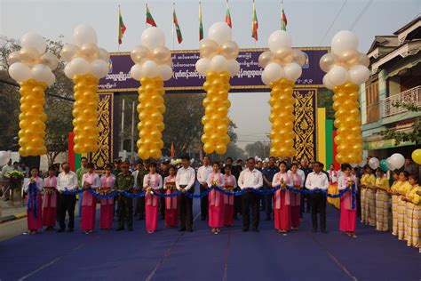 ၇၈ နှစ်မြောက် တပ်မတော်နေ့ကို ကြိုဆိုဂုဏ်ပြုသောအားဖြင့် အမရပူရမြို့ စစ်ကိုင်း မန္တလေးလမ်း ပုတ