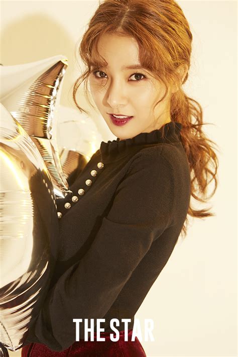 배우 김소은 사랑스런 홀리데이 화보 패션서울