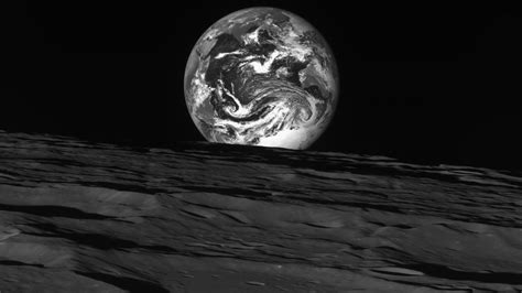 South Koreas Moon Probe Captures Stunning Earth Moon Images Cnn