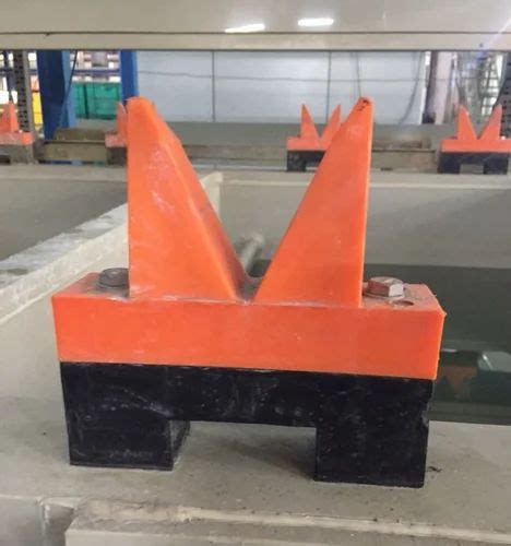 Red Rubber Polypropylene V Block At Rs 1000piece In Bengaluru Id