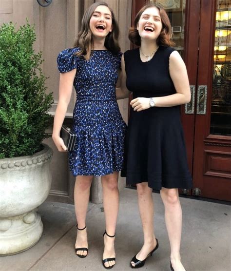 6 Hot Sexy Emily Robinson Bikini Pics