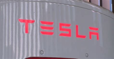 [글로벌 비즈 브리핑] 테슬라 美에 리튬 정제시설 착공·루시드 순손실 급증에 주가 뚝 外