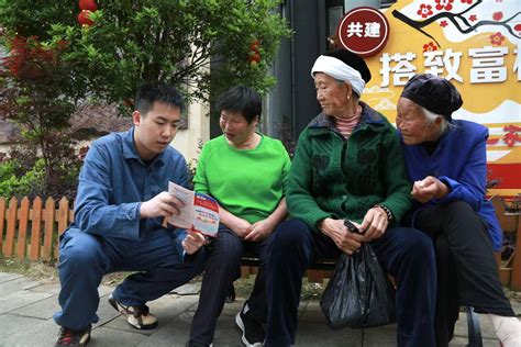 碧江供电局积极开展《信访工作条例》宣传活动群众安置维权