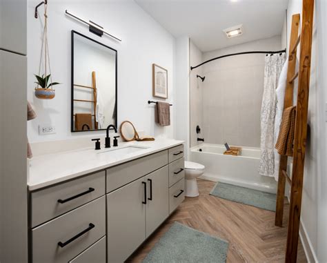 Standard Assembly Nashville Guru