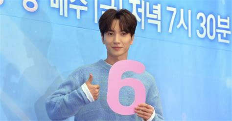 포토 이특 이제는 오감 말고 육감