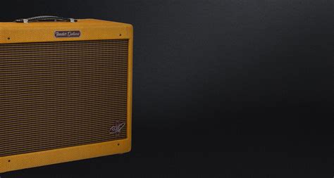 Fender: The Edge Signature Stratocaster® & Deluxe™ Amp