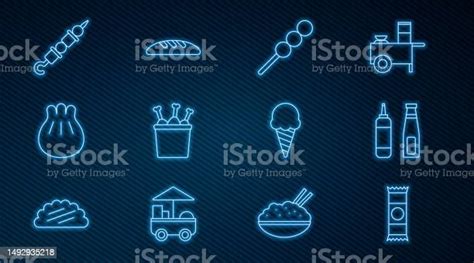 세트 라인 초콜릿 바 소스 병 나무 막대기에 미트볼 패키지 상자에 닭 다리 킨칼리 도마 구운 시시 케밥 아이스크림 와플 콘 및 빵 덩어리 아이콘 벡터 0명에 대한 스톡 벡터