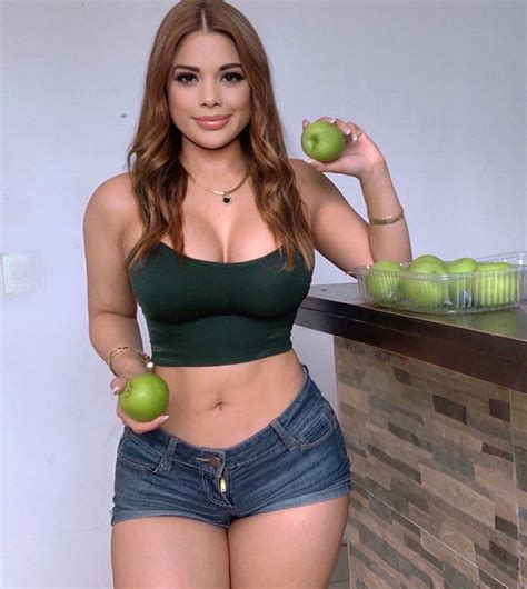 Sindy Orellana La Doctora Que Está Dejando Sin Aliento A Todos