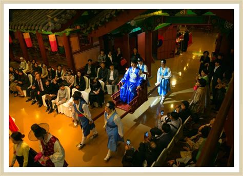 롯데월드 전통혼례 결혼식촬영 너무나 아름답다 Basketball Court Basketball Court