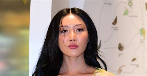너무 야했나화사 대학축제 퍼포먼스 선정성 논란